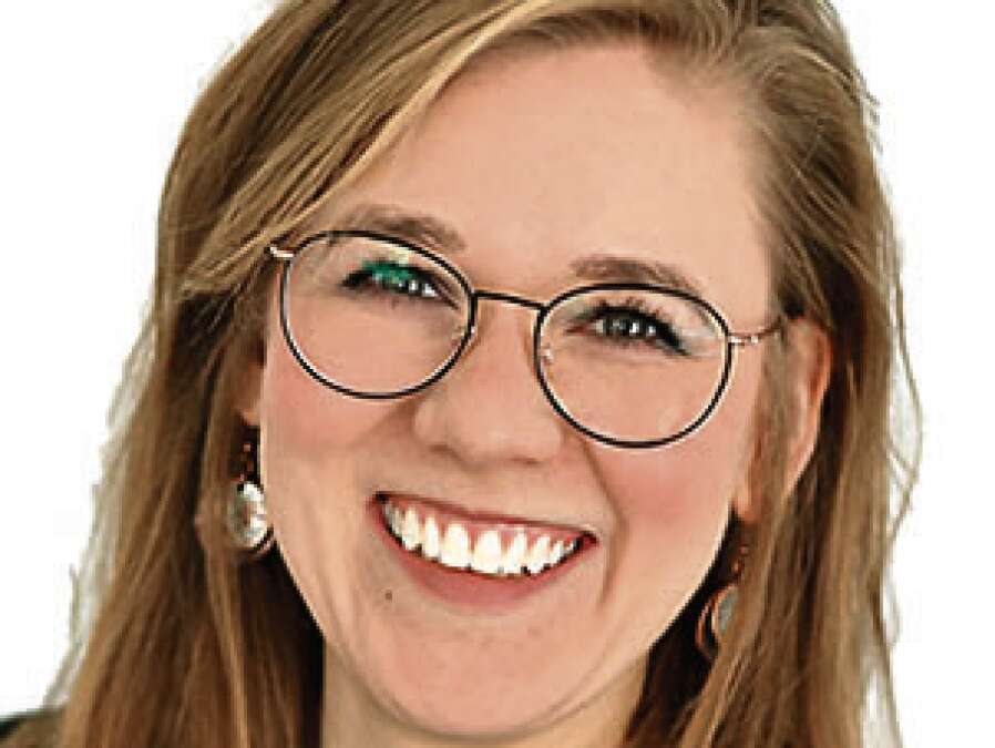 Edeka-Markt-Erweiterung in Jever: Absperrbarken und Loch im Boden ...