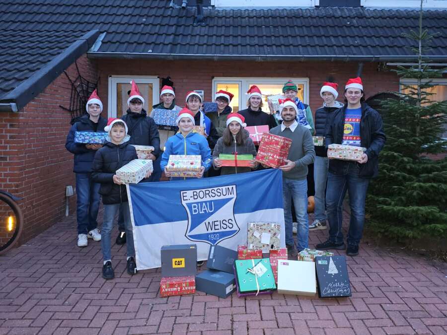 Weihnachten im Schuhkarton: Borssumer Baskets packen Weihnachtspakete ...