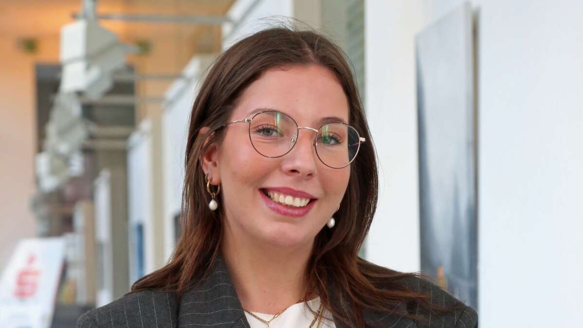 Junge Künstlerin in Wilhelmshaven: Jana Mertens liebt die Ölmalerei und stellt erste Werke aus