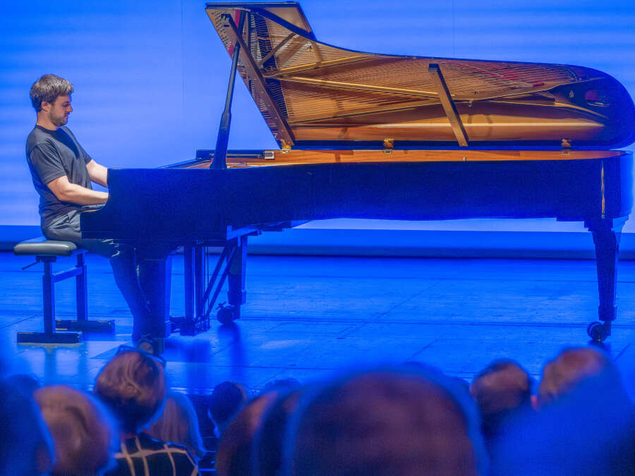 Oldenburg: Komponist und Pianist Carlos Cipa zu Gast im Oldenburgischen ...