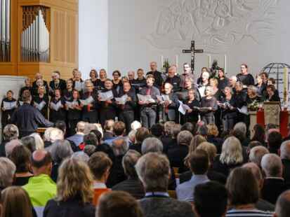 Konzert am Volkstrauertag in der Martin-Luther-Kirche Emden