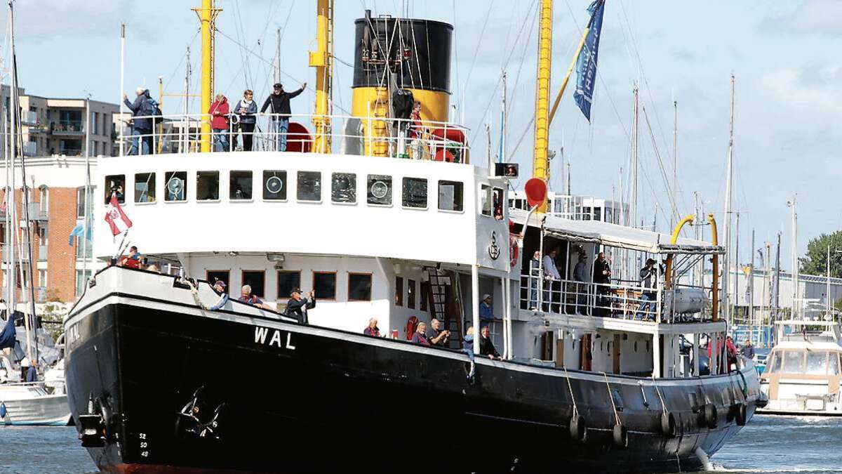 „Wal“ ein schwimmendes Klassenzimmer