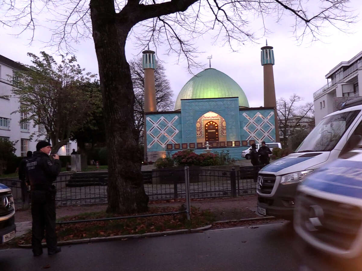 Islamismus in Deutschland: Großrazzia gegen „Islamisches Zentrum ...