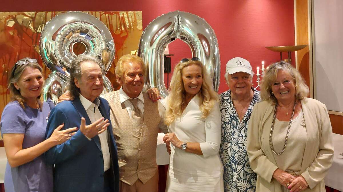 Judith und Mel mit Bingobär Michael Thürnau im Wardenburger Hof