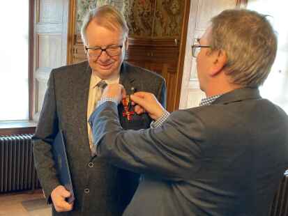 Ellmer Cramer mit dem Verdienstkreuz ausgezeichnet: Großes Engagement ...