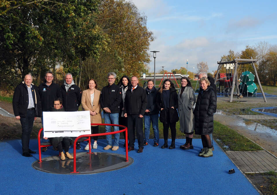 Neuer Mehrgenerationenspielplatz wurde durch Fördergelder in Timmel am ...