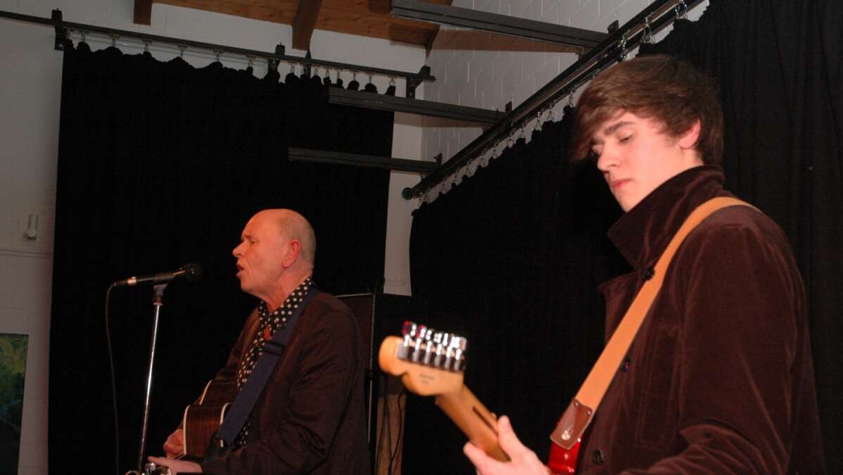 Konzert in der Seefelder Mühle: Plattdeutsche Lieder von Helmut und ...