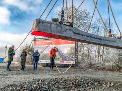 „Wunderline“: Bau der Bahnverbindung zwischen Groningen Ostfriesland ...