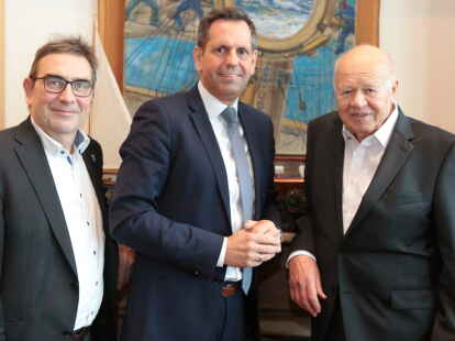 Energiedrehscheibe Wilhelmshaven: Niedersachsens Wirtschaftsminister ...