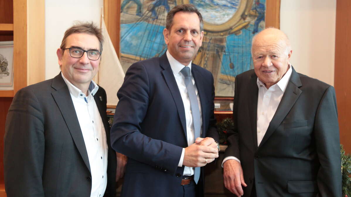 Energiedrehscheibe Wilhelmshaven: Niedersachsens Wirtschaftsminister ...