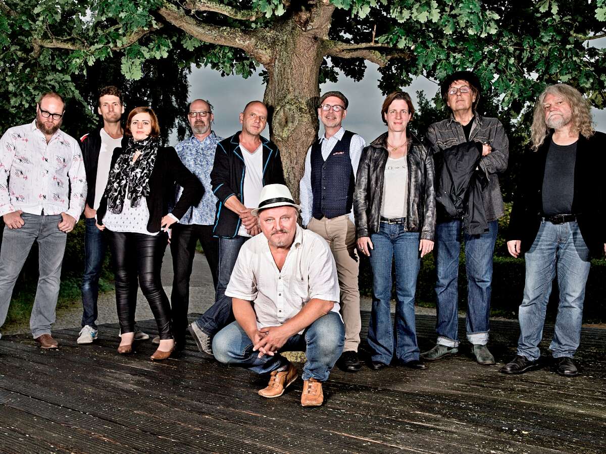 Tatort-Kommissar Axel Prahl: Konzert mit seiner Band Inselorchester bei ...