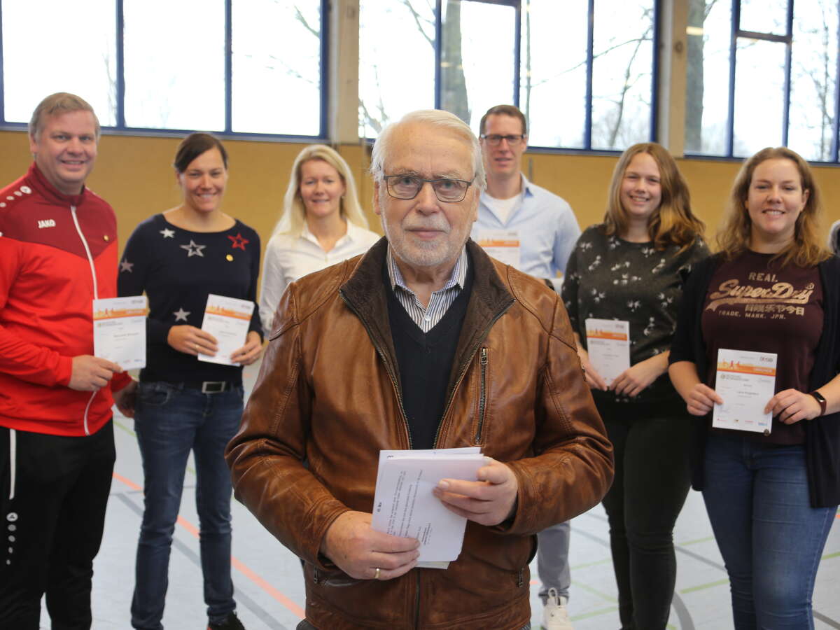 Sportabzeichen beim TSV Hoyerswege: Gerold Otte schafft zum 65. Mal „Gold“