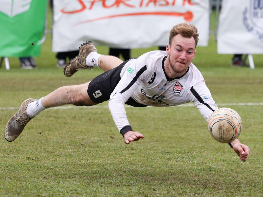 Faustballer Vincent Neu vom TV Brettorf kehrt aus Brasilien zurück
