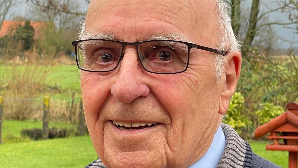 Rudolf Schmidt aus Schortens feiert 90. Geburtstag
