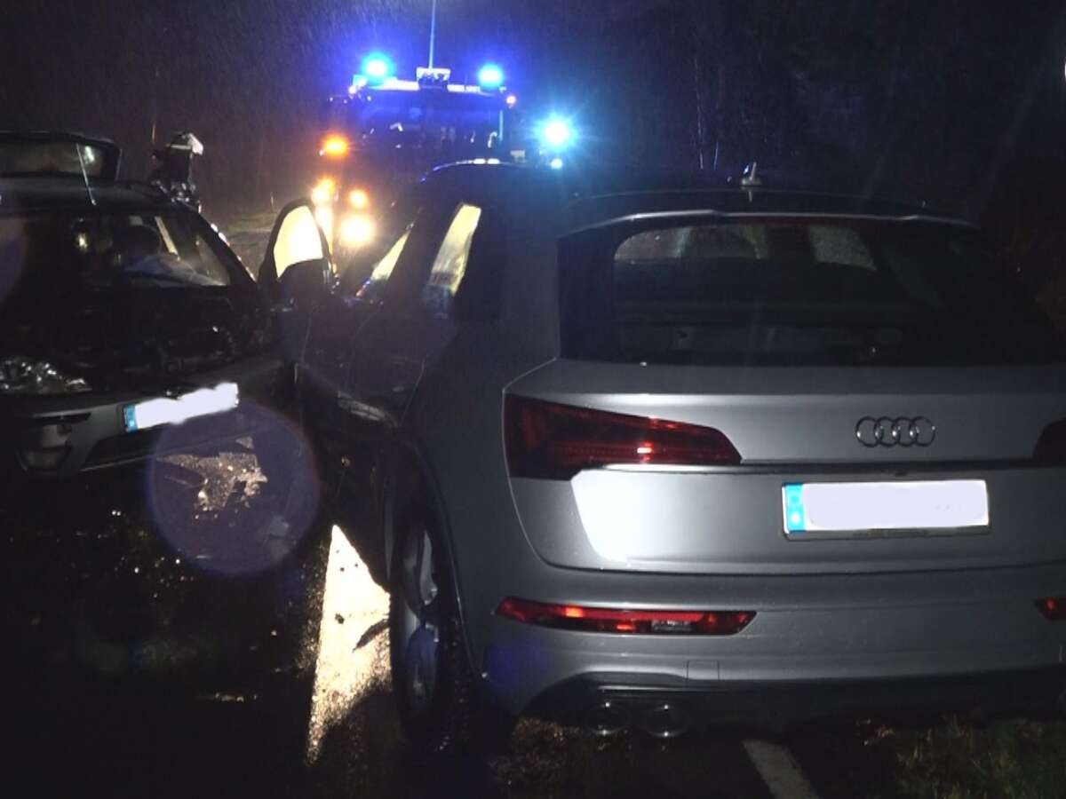 Unfall in Vreschen-Bokel: Autos prallen frontal zusammen – keine Verletzten