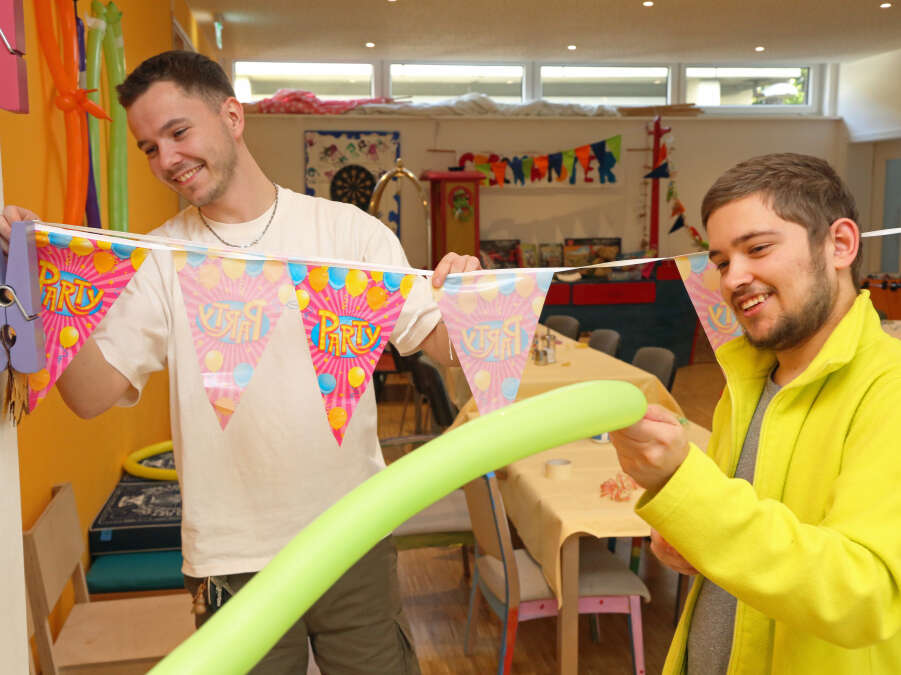 Kinderhospiz in Wilhelmshaven: Yannick Tibbe und Tom Rediske ...