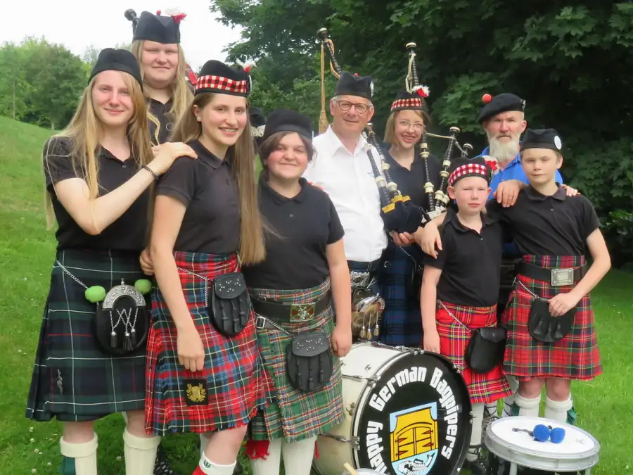 Konzert mit Dudelsack: Happy German Bagpipers spielen in der ...
