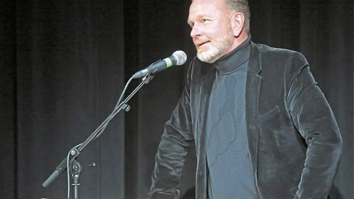 Landesbühnen-Intendant Olaf Strieb betonte die Bedeutung der ...