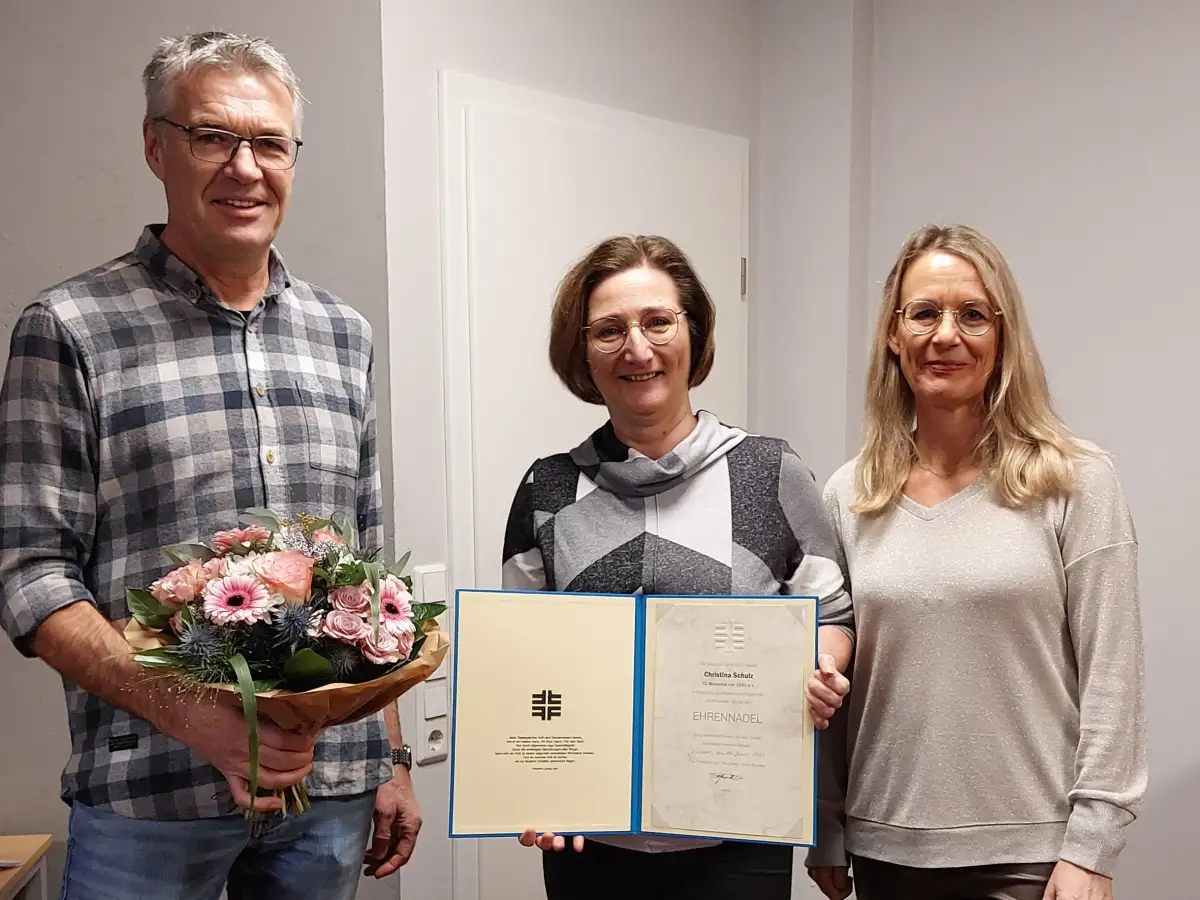 Ehrennadel in Bronze: TG-Trainerin Christina Schultz in Wiesmoor geehrt