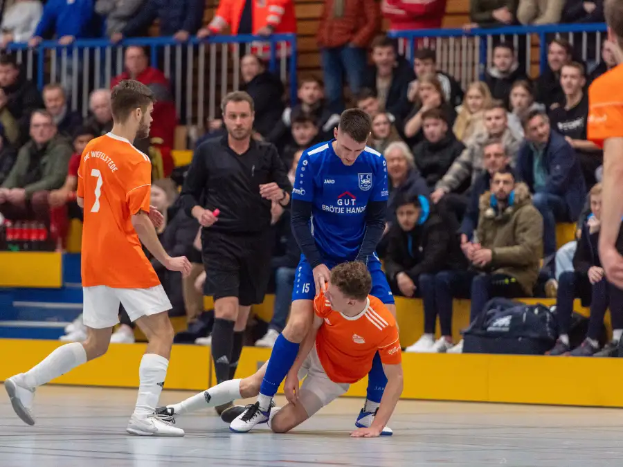 Ammerländer Hallenmeisterschaften: Zweite jubeln, Kreisligisten enttäuschen