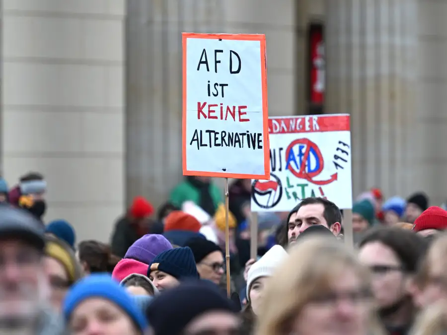 Aktionsbündnis in Nordenham macht mobil gegen rechts: Demonstration am ...