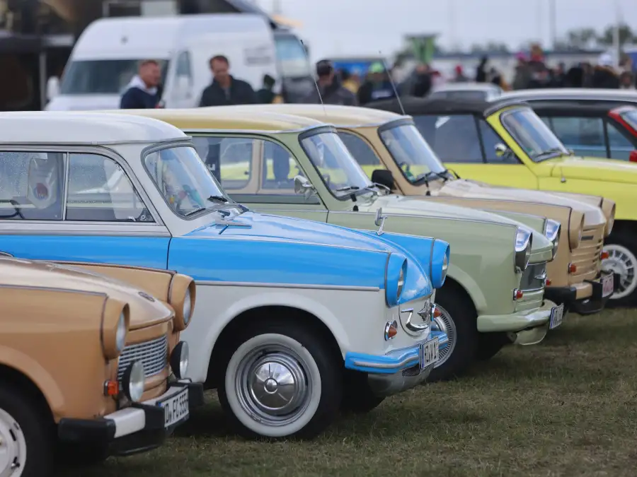 Beliebte Autofarben: Von bieder bis extravagant – was die Couleur des ...