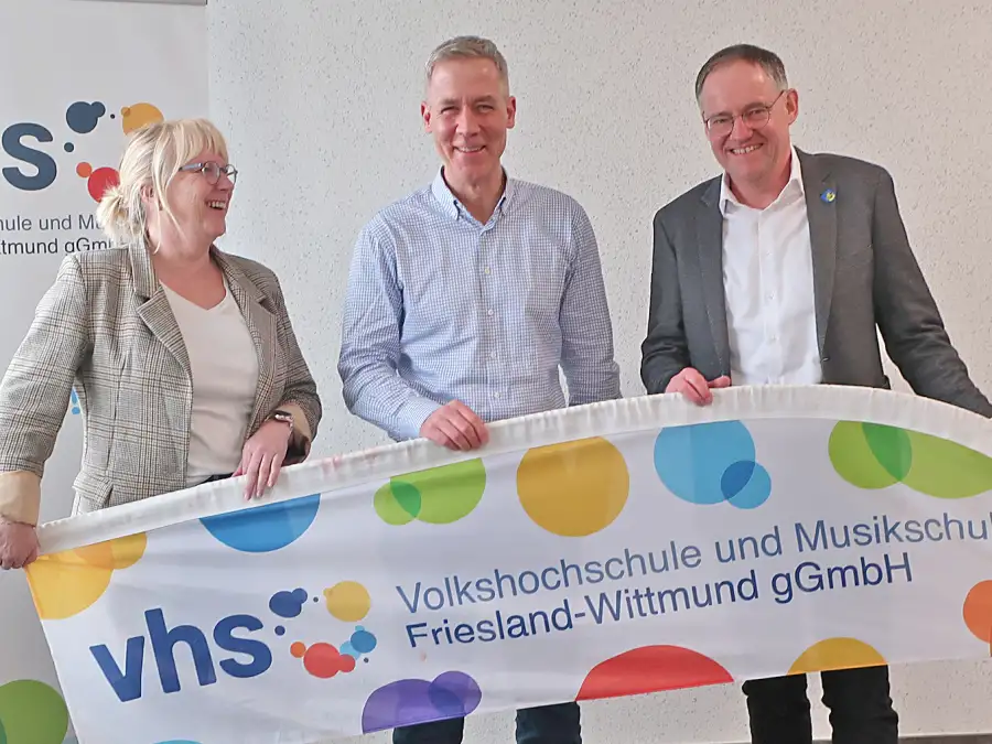 Dr. Florian Feuser: Geschäftsführer der Volkshochschule Friesland ...