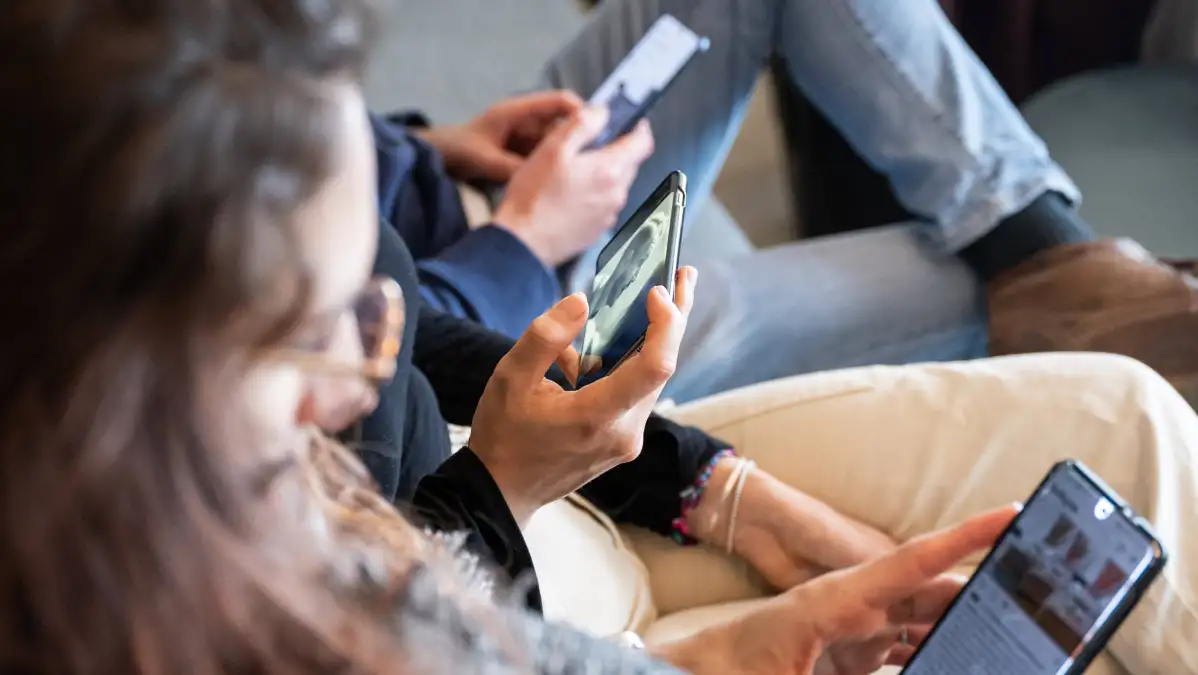 Handysucht, Internetsucht und ständige Erreichbarkeit in Niedersachsen ...