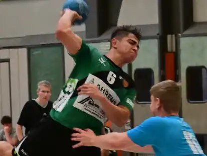 Derby in der Handball-Landesliga: HSG Delmenhorst II besiegt TS Hoykenkamp