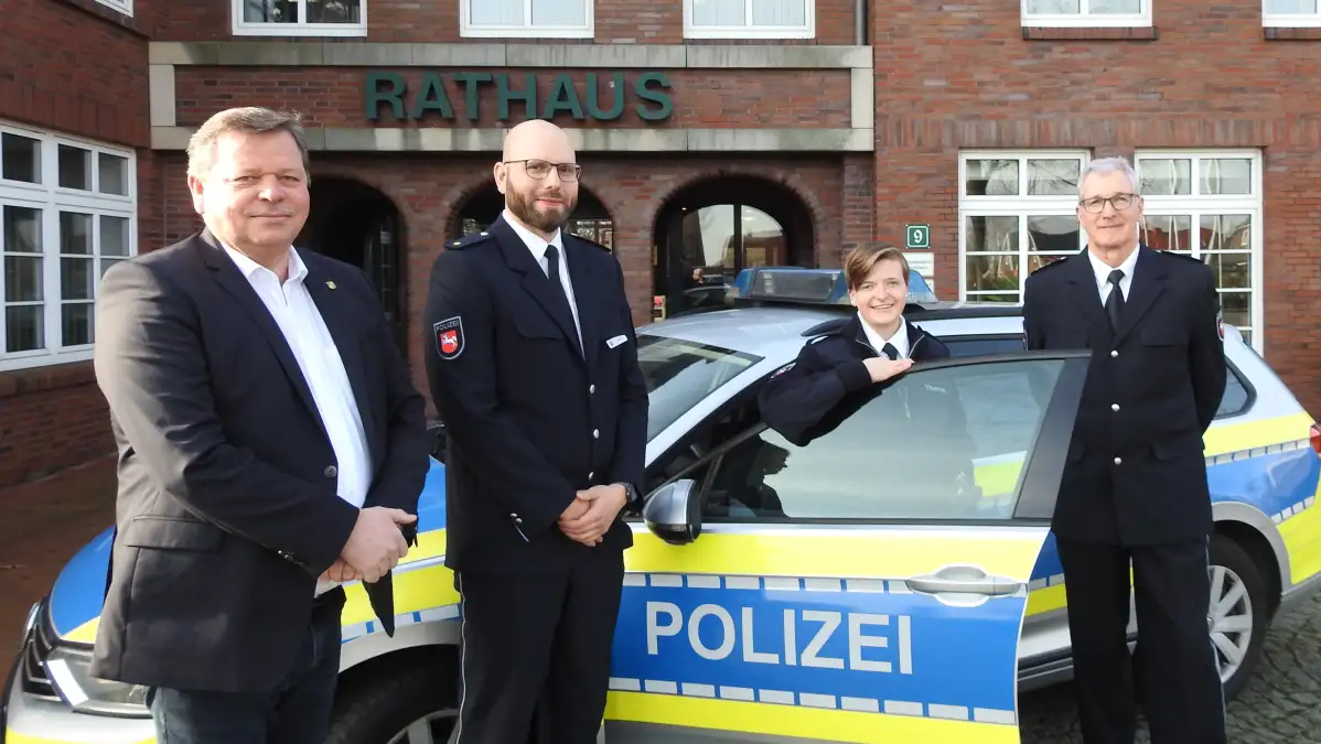 Wechsel in Polizeistation Holtriem: Joachim Albers geht in Ruhestand ...