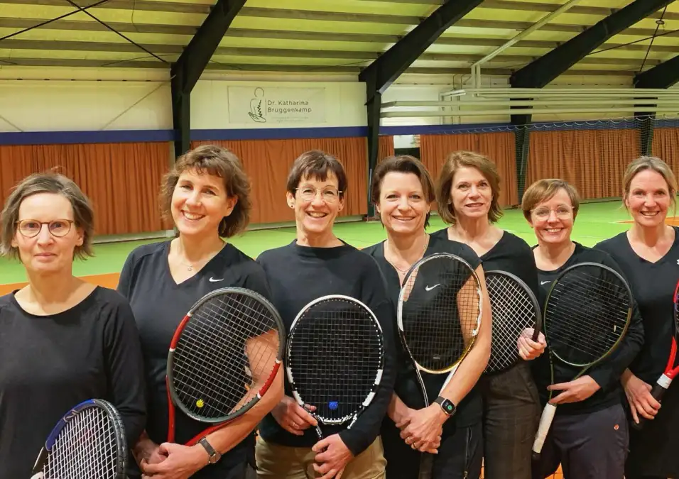 Tennis in Friesland: Damen 40 des MTV Jever feiern souveränen Titelcoup in Bezirksklasse