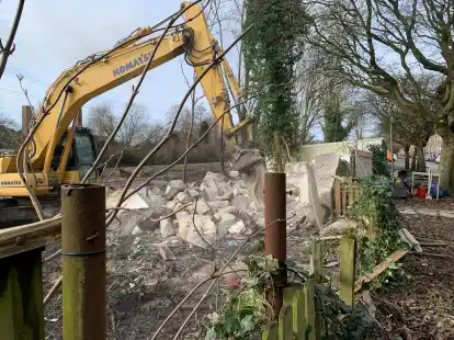 Ein Stück Emder Bunker-Geschichte aus dem Zweiten Weltkrieg ist gestern ...