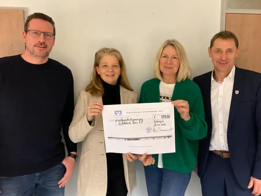 Für den guten Zweck: Ratsmitglieder der Gemeinde Uplengen spenden 920 ...