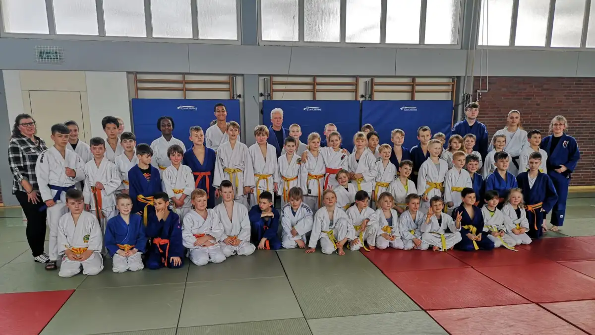 Judo-Wetkampfförderung Ostfriesland: 54 Judoka aus neun Vereinen ...