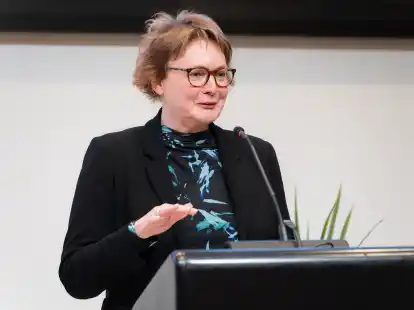 Warum Niedersachsens Innenministerin Behrens bei der IHK Hannover nach ...
