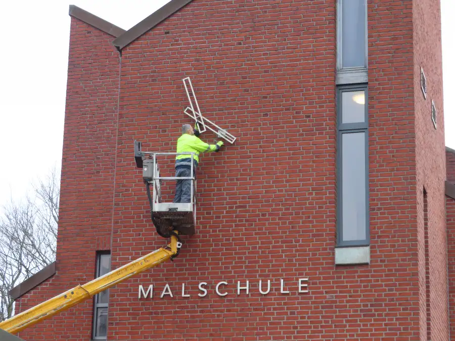 Kunsthalle Emden: Skulptur von George Rickey nach Reparatur in ...