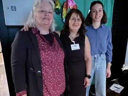 Weltfrauentag in Nordenham: Ausverkauftes Haus beim Frauenfrühstück in ...