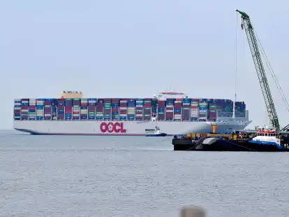 Wilhelmshaven: Containerschiff OOCL Turkiye