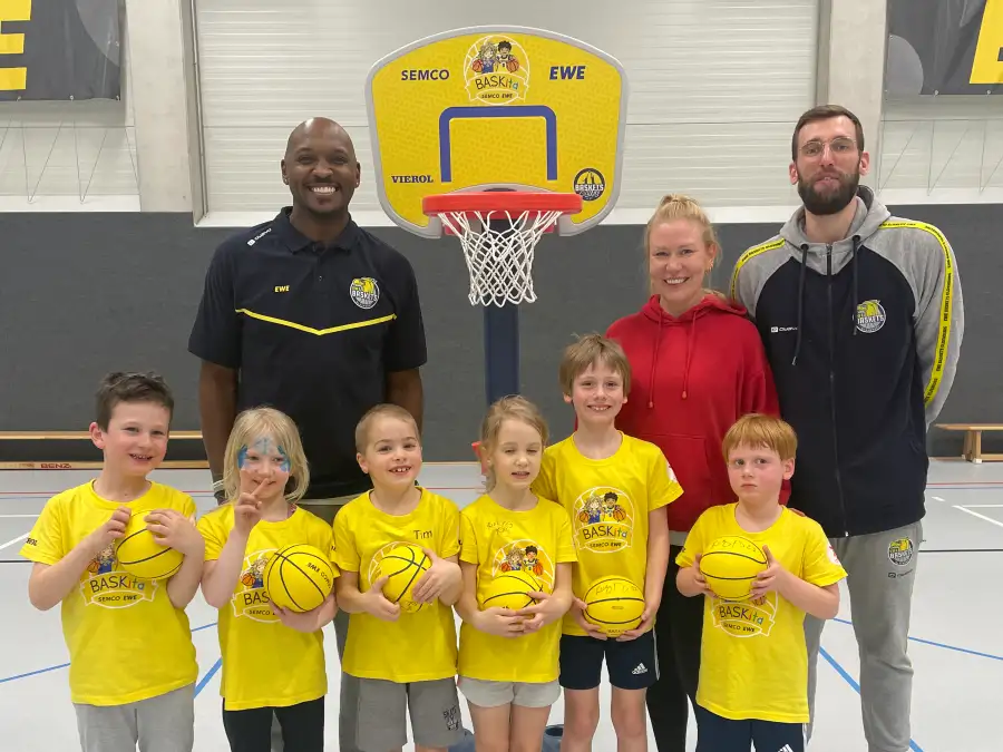 „Baskita“ der EWE-Baskets Oldenburg: Krebserkrankte Kinder spielen mit ...