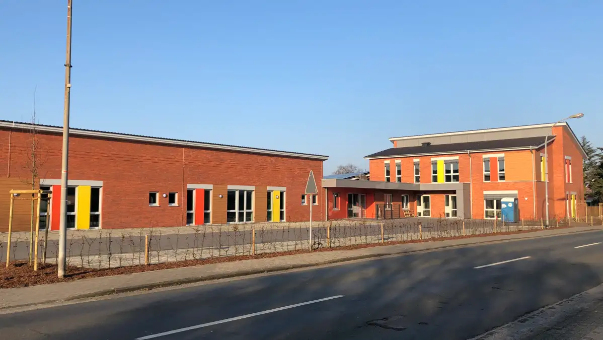 Tag der offenen Tür geplant: „Kleiner Campus“ Ihrhove wird feierlich ... Tag der offenen Tür geplant: „Kleiner Campus“ Ihrhove wird feierlich ...