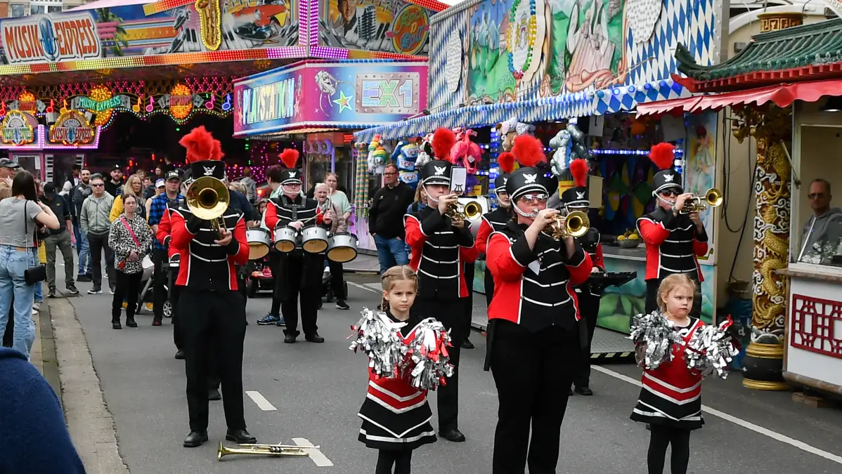 Bestes Frühlingswetter zum Frühlingsfest in Varel lockt Einheimische ...