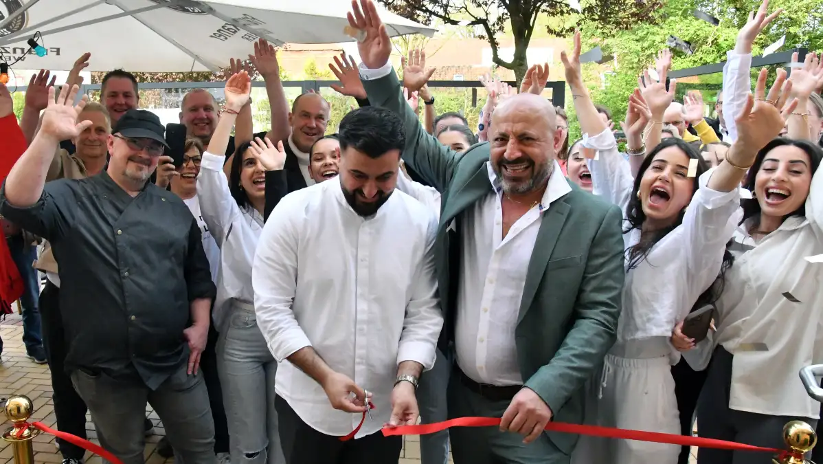 Robil Uyar und Baravan Kameran feiern Neueröffnung der Gildestube in ...