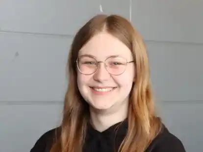 Abitur 2024 in Friesoythe: Die NWZ stellt die Abiturientia des Albertus-Magnus-Gymnasium vor