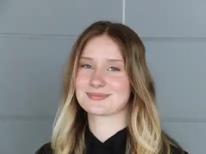 Abitur 2024 in Friesoythe: Die NWZ stellt die Abiturientia des Albertus ...