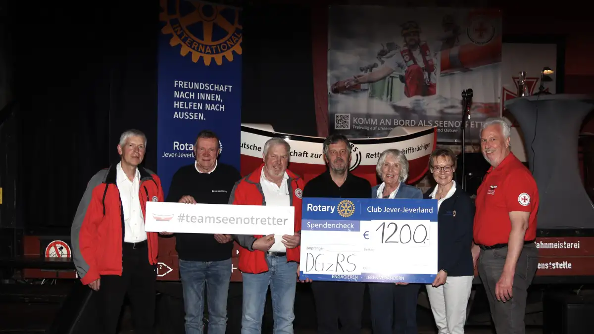 Autor Mathijs Deen in Jever: DGzRS inspirierte ihn zu neuem Roman „Der ...