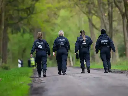 Vermisster Arian aus Bremervörde: Junge (6): Polizei stellt aktive ...