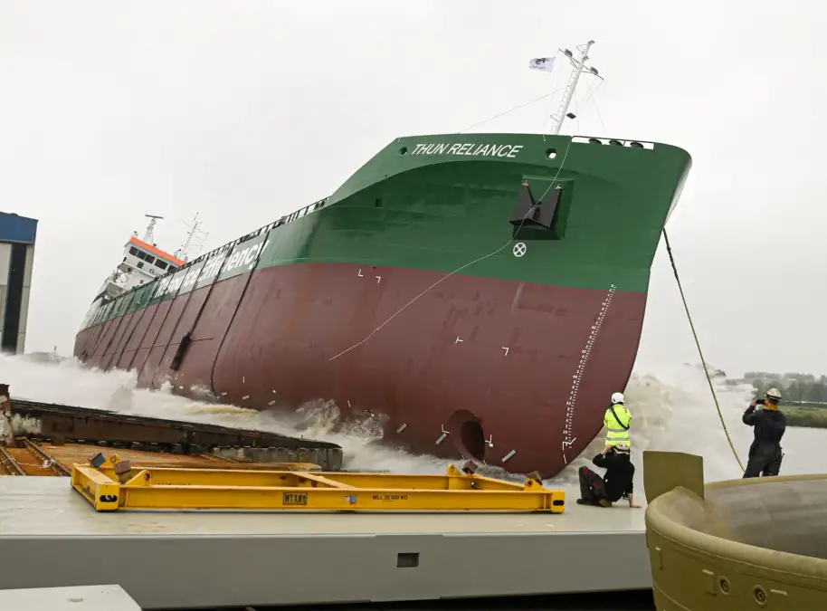 Stapellauf bei Ferus Smit in Leer: Die „Thun Reliance“ ist ein ...