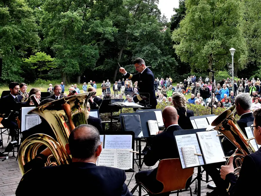Wilhelmshaven, Kurpark: Zehn Sonntagskonzerte im Musikpavillon