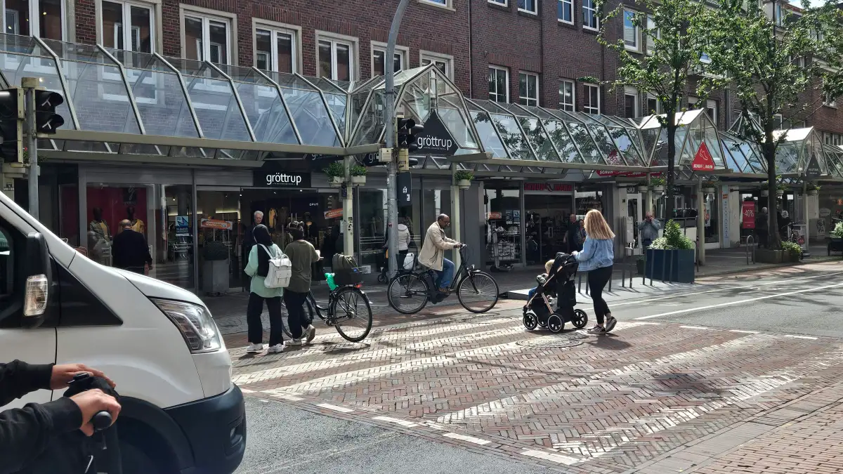 Verkehr in Emden: Zoff um Zebrastreifen in Emder Neutorstraße zwischen ...