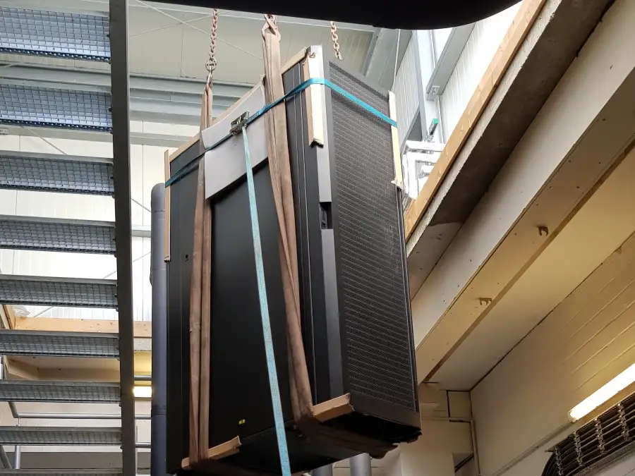 Uni Oldenburg: Computer-Schränke fürs Hochleistungsrechencluster am ...